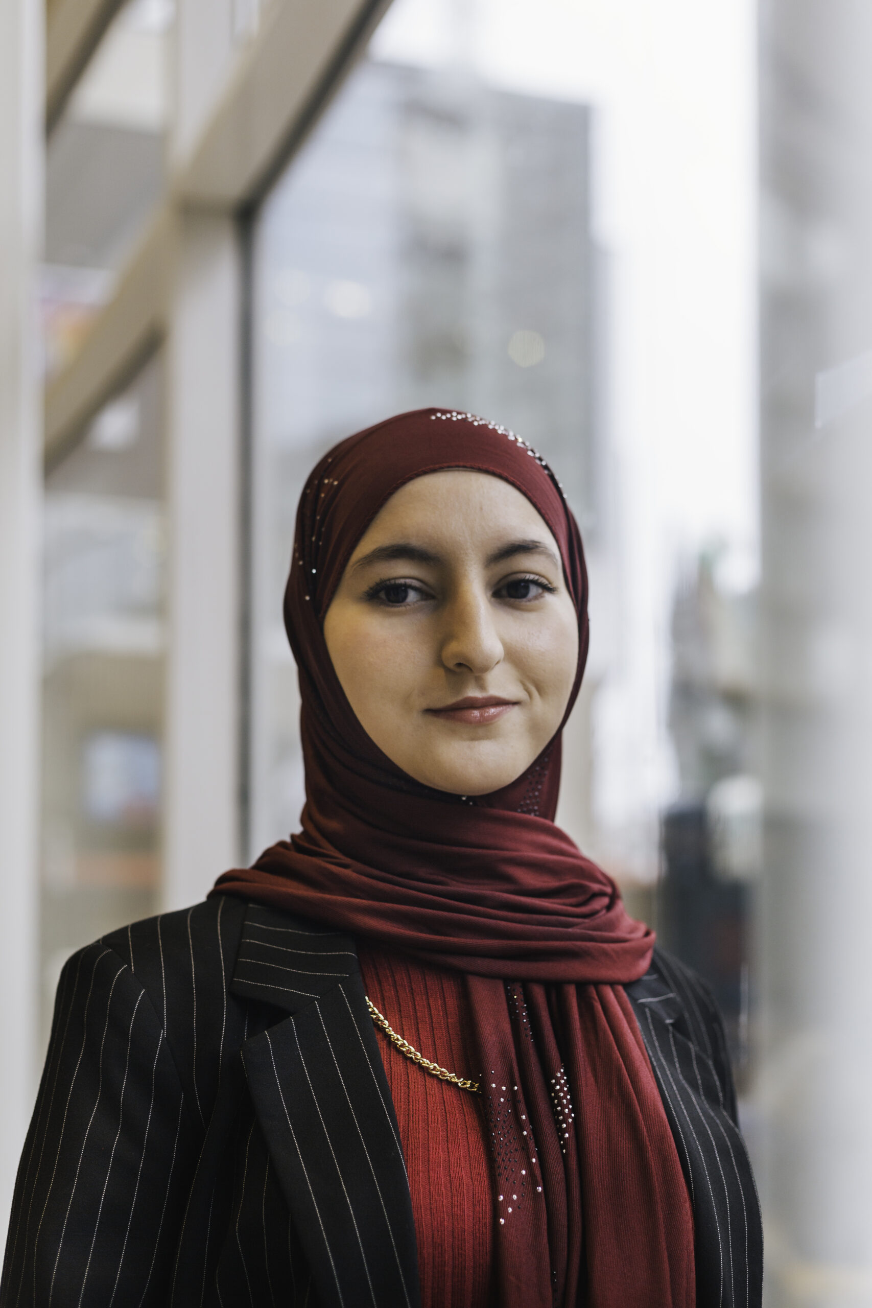 Hoe is het nu met Khadija en Nachoua van het Haagse Jonge Stadsdichters ...